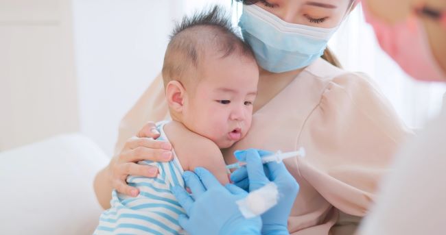 Apakah Bahaya Imunisasi Saat Bayi Flu? Ini Penjelasannya - Alodokter
