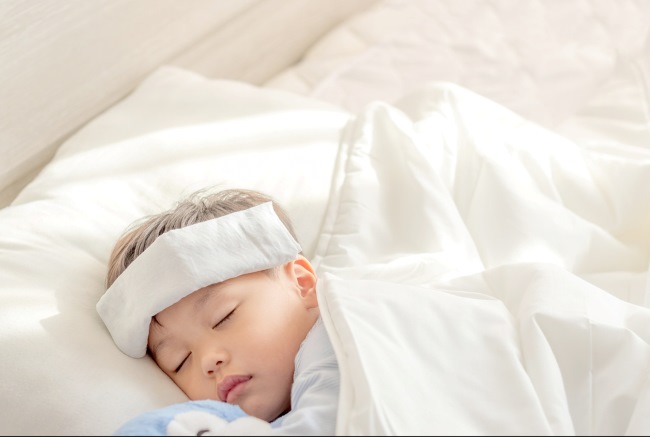 5 Cara Kompres Anak Demam agar Cepat Turun - Alodokter