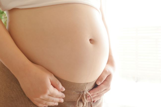 Ciri Hamil Anak Perempuan Dilihat dari Pusar, Mitos atau Fakta? - Alodokter