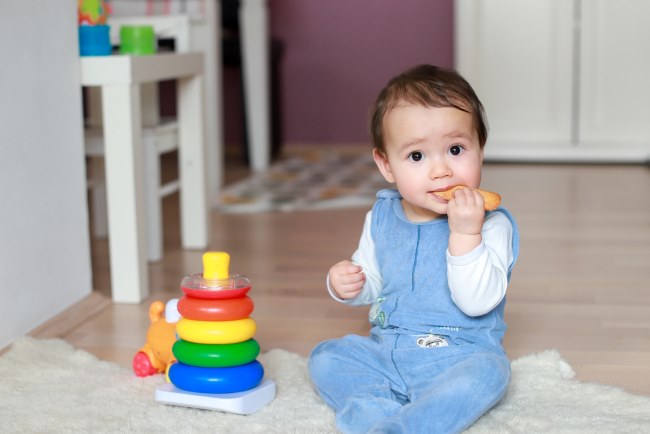 Bayi 9 Bulan Bisa Apa? Yuk Simak Perkembangannya Pada Usia Ini - Alodokter