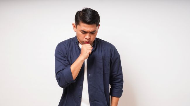 8 Penyebab Batuk Kering yang Perlu Diketahui - Alodokter