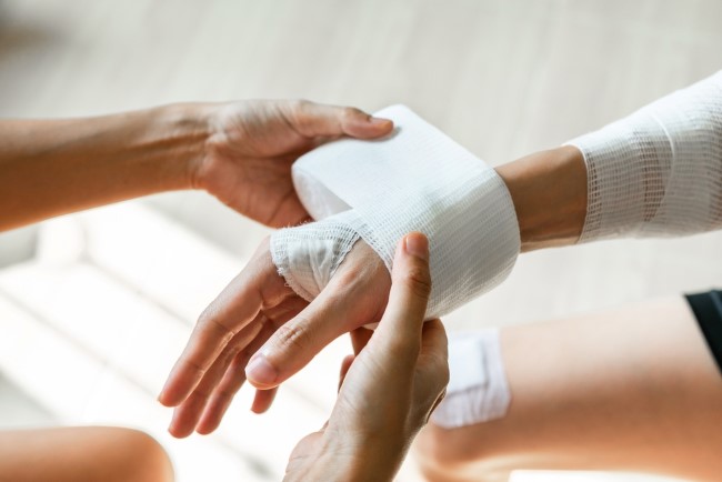5 Cara Merawat Luka Operasi agar Cepat Kering - Alodokter