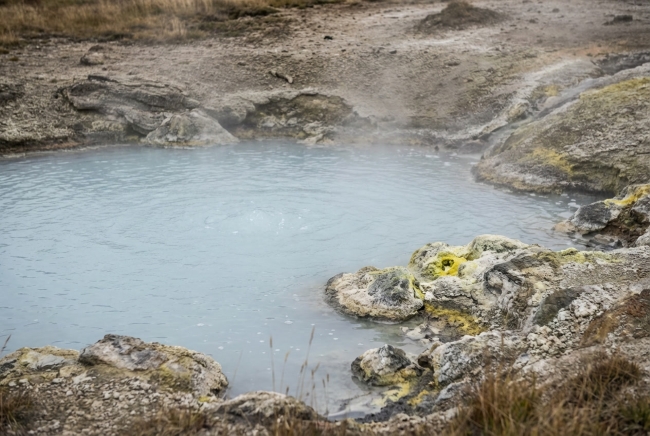 Air Belerang, Kenali Manfaat dan Risikonya Sebelum Menggunakannya - Alodokter