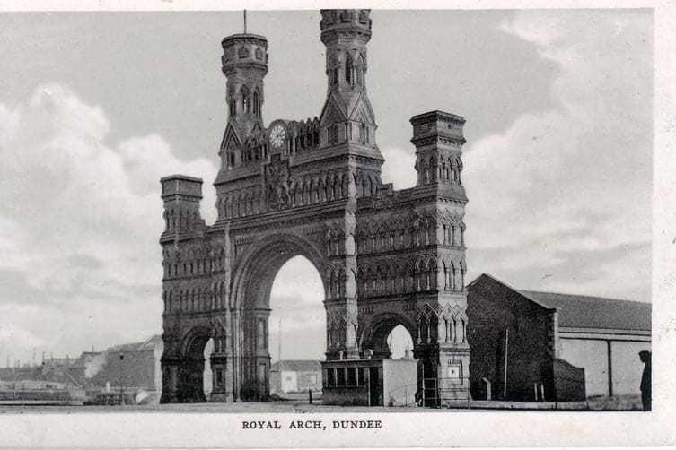 Timeline of Dundee history by Wikipedia - eStory