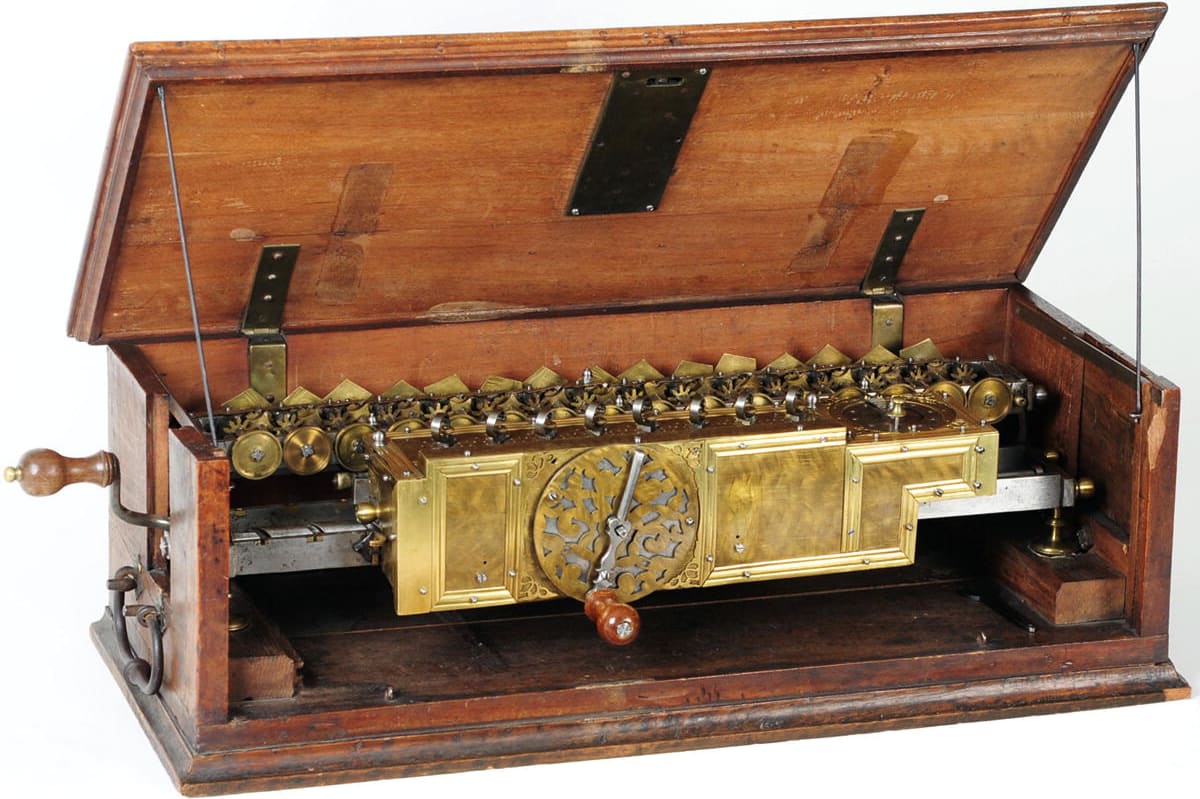 The History of Computer by Liza Sinayskaya