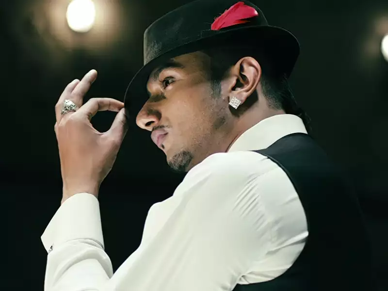 Blue Eyes Lyrics (Hindi & English) - Yo Yo Honey Singh - Lyrics Check