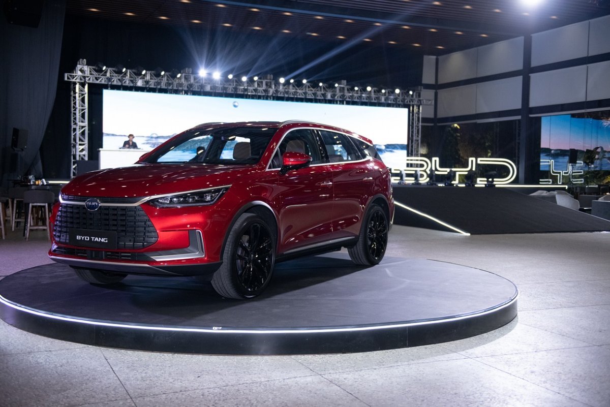 BYD desembarca en México con tres modelos eléctricos de alta gama: HAN ...