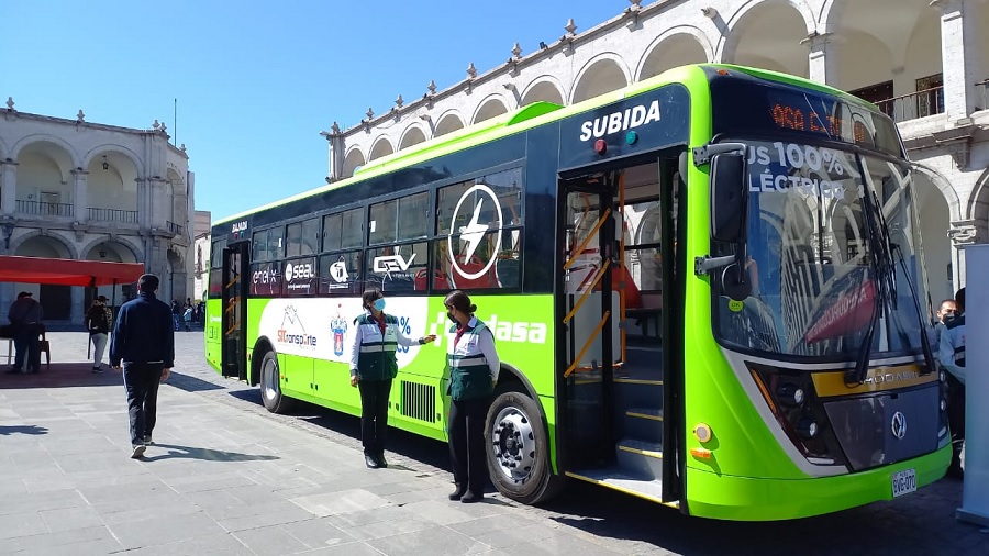 Perú inicia 2025 con la venta de 50 buses electrificados