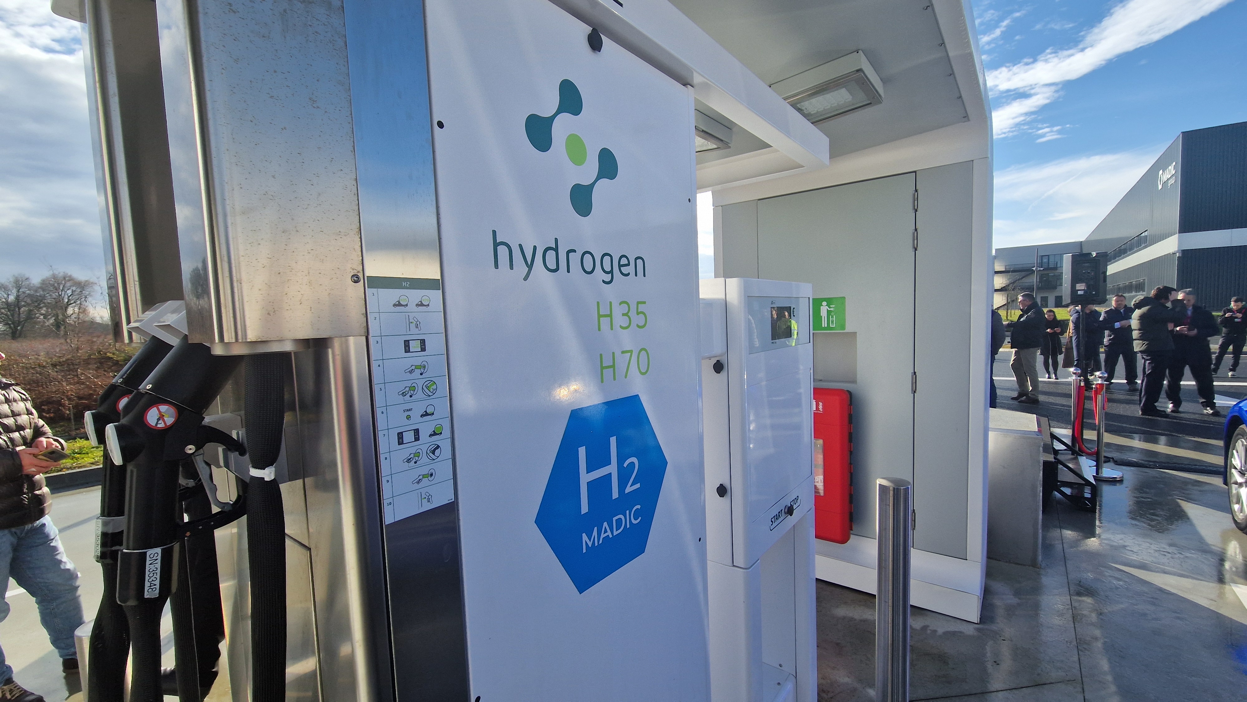 El Grupo MADIC inaugura su primera estación de repostaje de hidrógeno ...