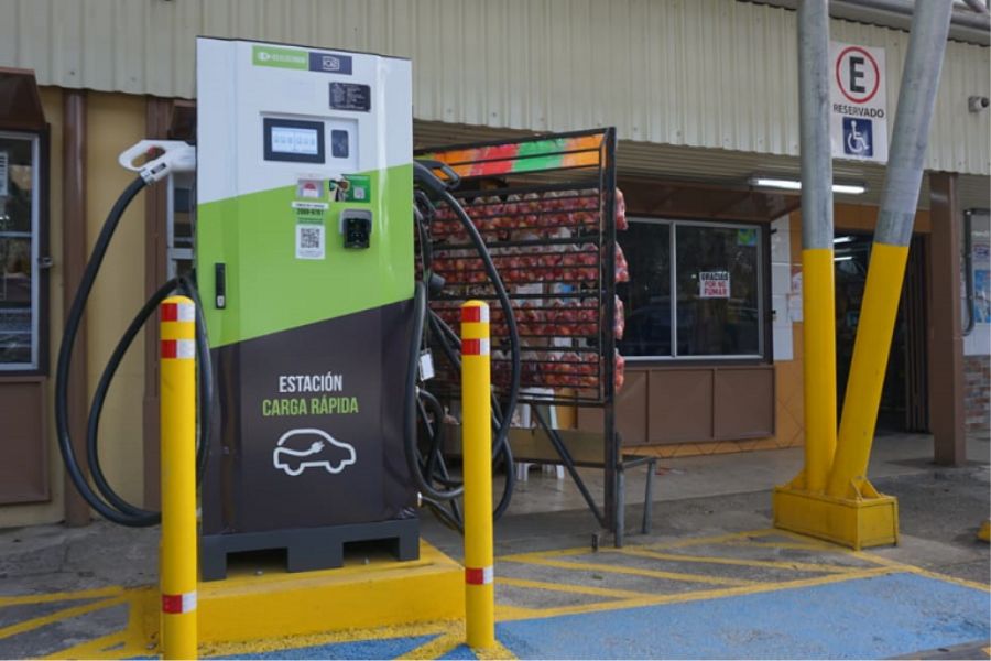 En 2025, ICE instalará 230 nuevos cargadores y acelerará la ...
