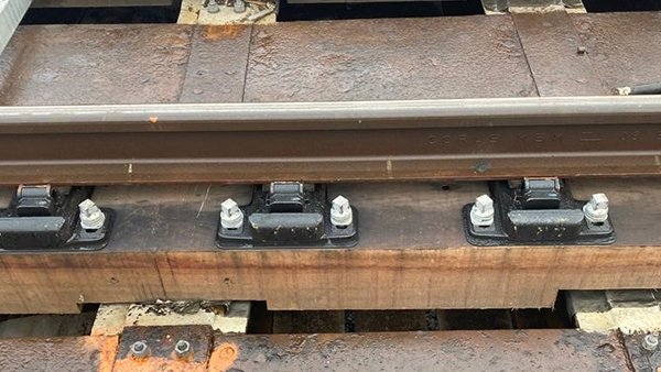 Carousel images of Trackelast product