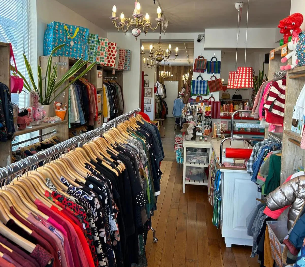 Te koop: Winkel tweedehands merkkleding (Utrecht) | Brookz®
