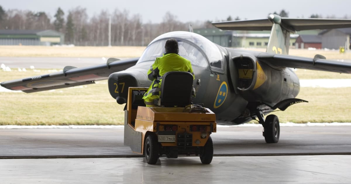 Saab wins upgrade contract for the SK60 training aircraft