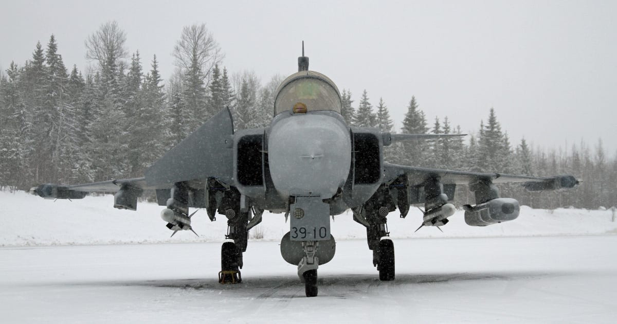 Cold climate test - Harsh weather no match for Gripen E | Stories | Saab