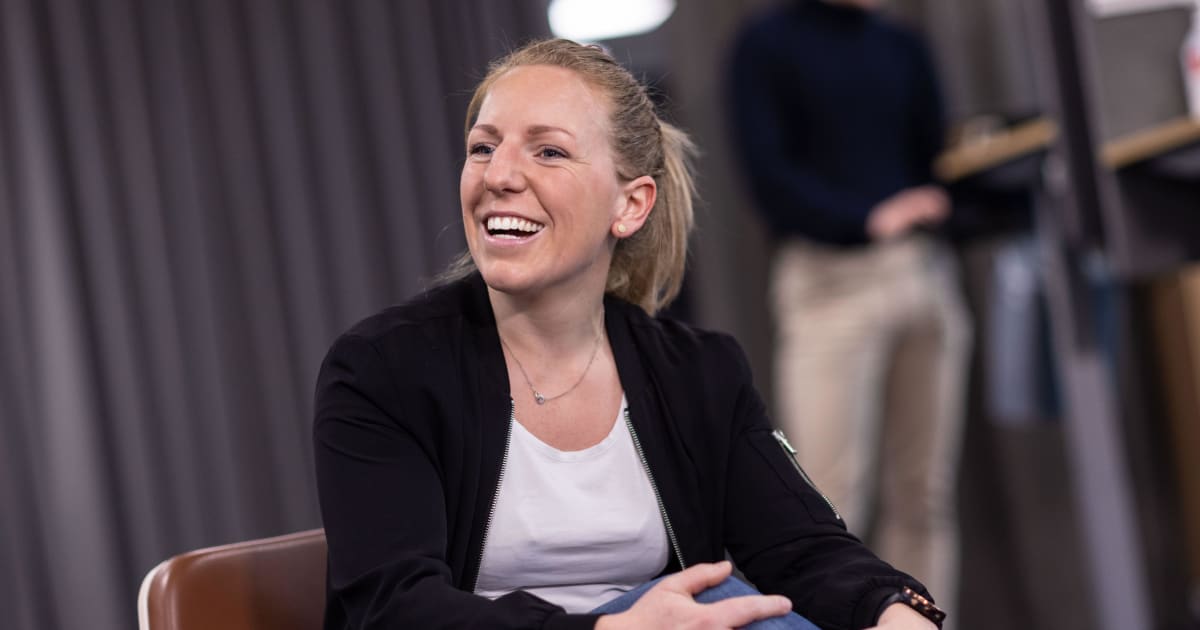 Newsroom | Stories | Angelica Keeps Track of both Friends and Foes