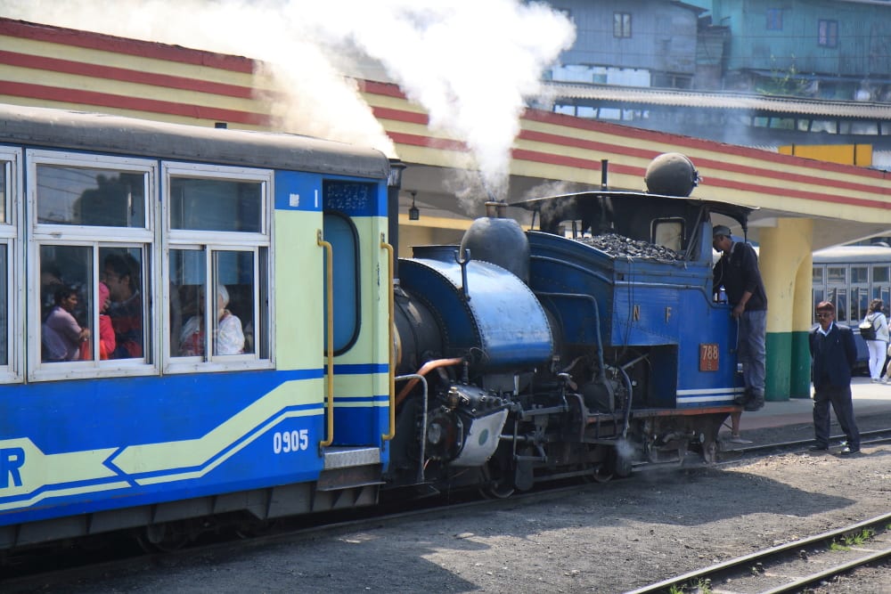 Exploring the Enchanting Darjeeling Himalayan Railway: A Journey ...