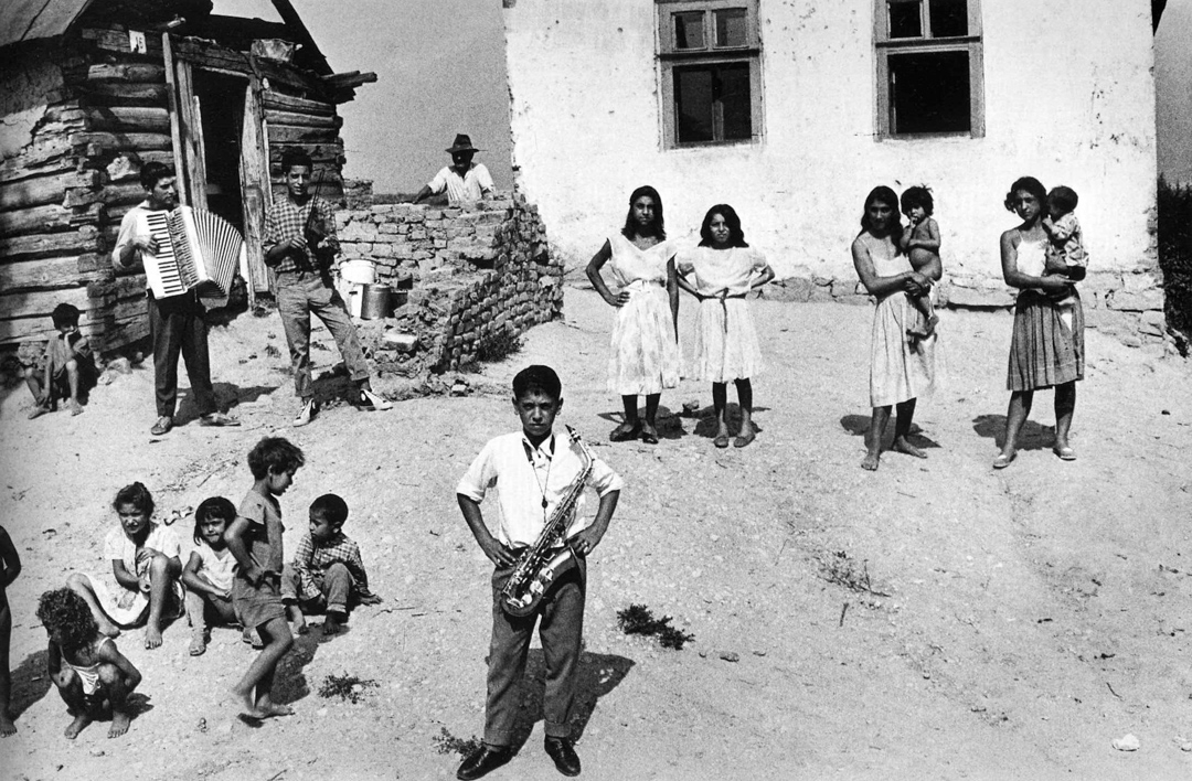 "Gypsies", Josef Koudelka (1938) | PhotoAnthology