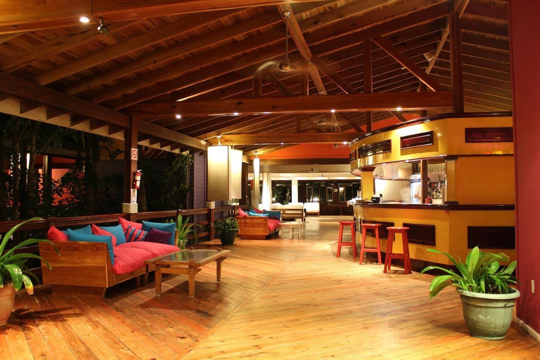 Roatan Excursions | Island Escape Day Pass at Henry Morgan Beach Resort