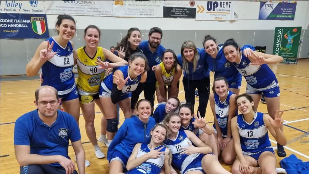 La formazione femminile del Dual Volley nel campionato di 1° Divisione parte subito forte