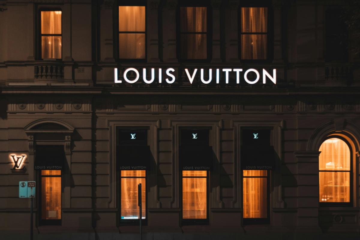 Stovky tisíc zákazníků ovlivnil únik dat z Louis Vuitton v Hongkongu ...
