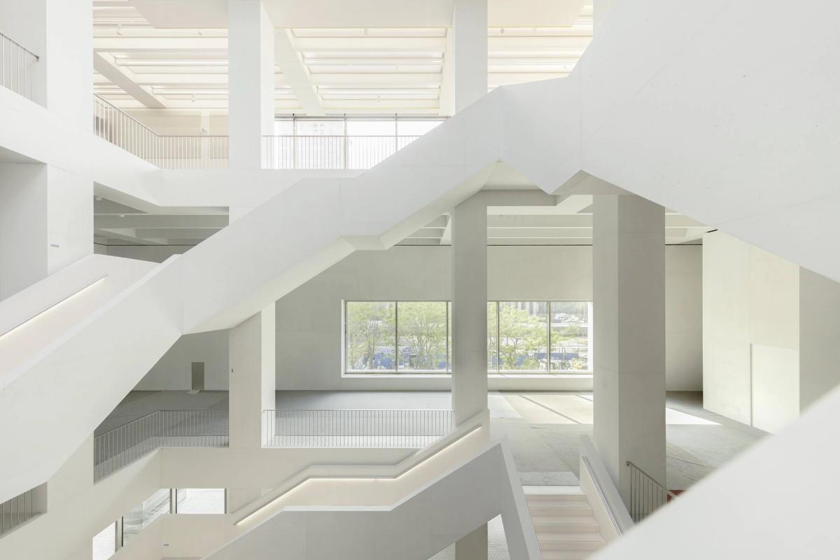 Varšava otevírá nové muzeum moderního umění, snaží se tím zbavit ...