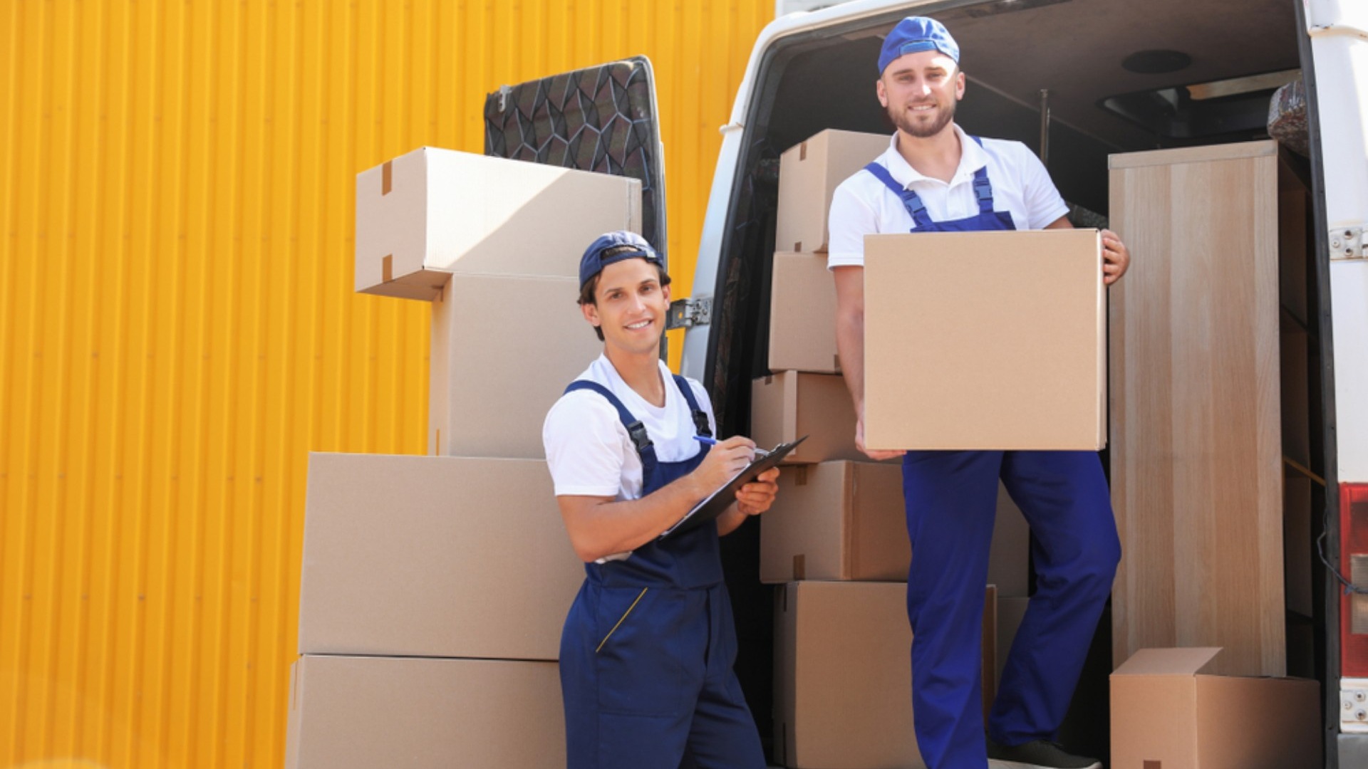 Learn how easy is to ship your stuff to another state - Blueground