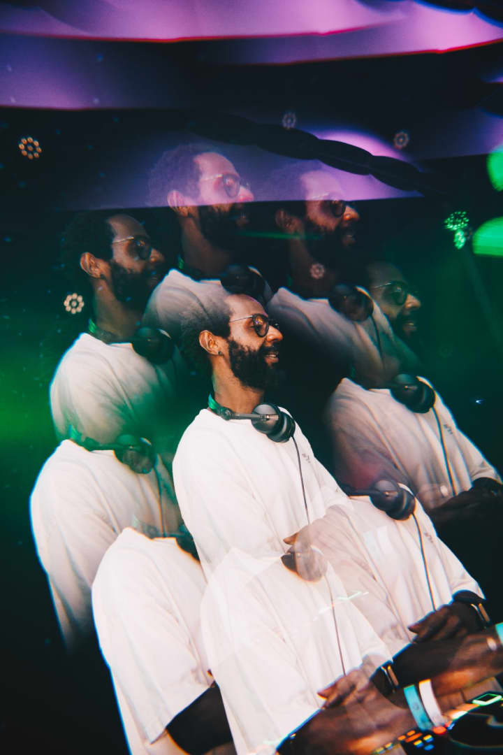 Samba da Rosa - Galeria abril