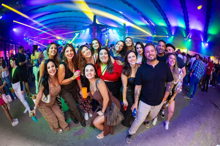 Samba da Rosa - Galeria abril