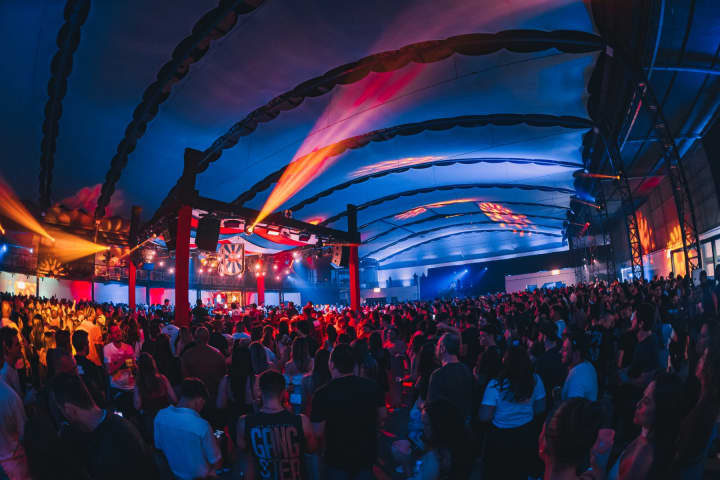 Samba da Rosa - Galeria abril