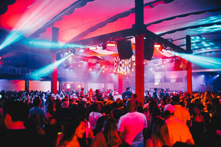 Samba da Rosa - Galeria abril