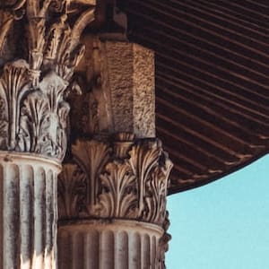 sight to behold: Idiom Meaning and Origin - The Village Idiom