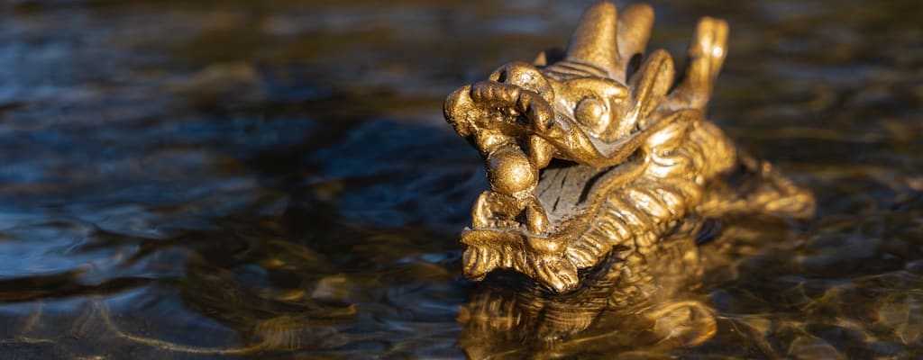 drop a dime: Idiom Meaning and Origin - The Village Idiom