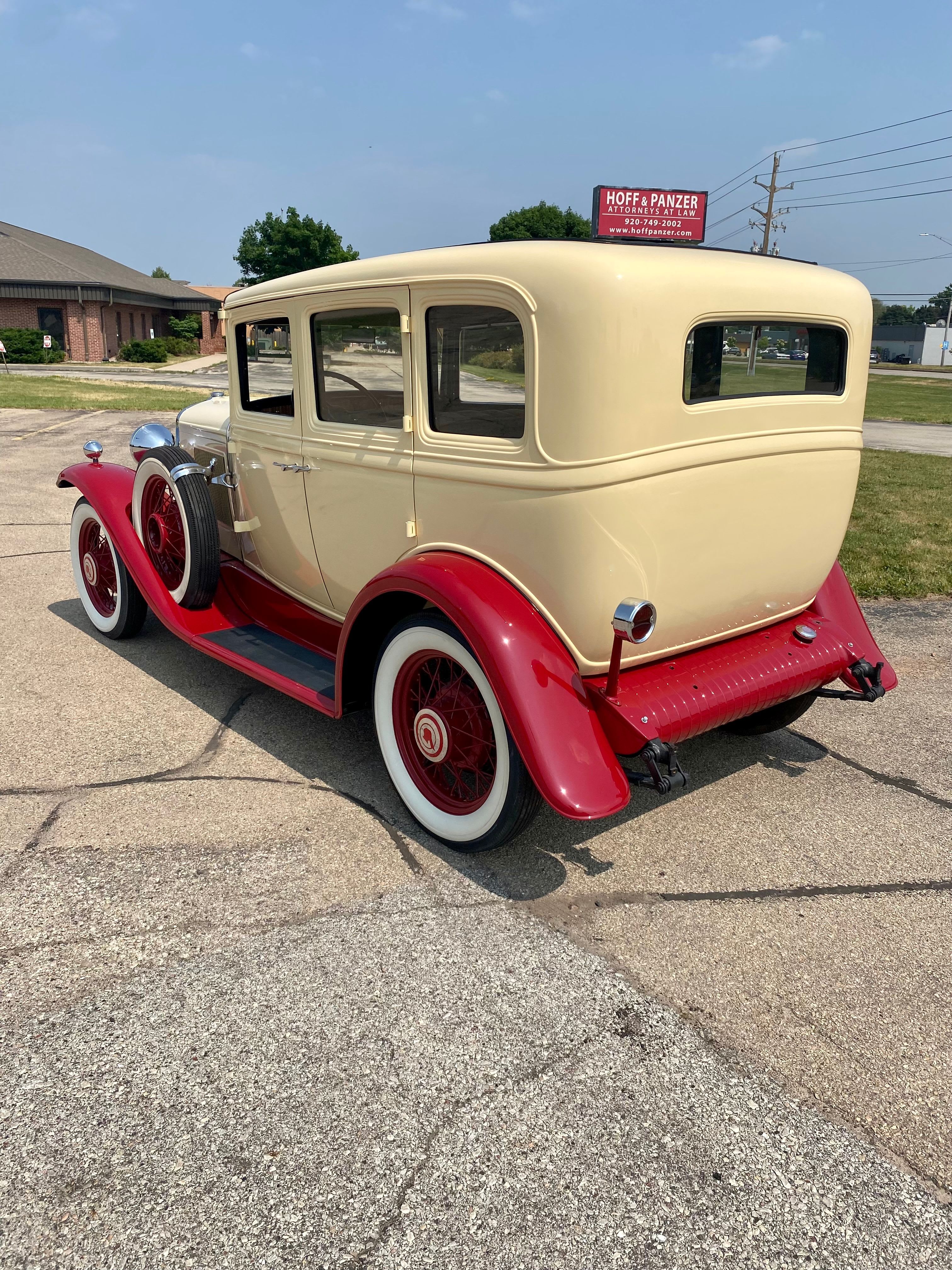 1929 Pontiac Sedan