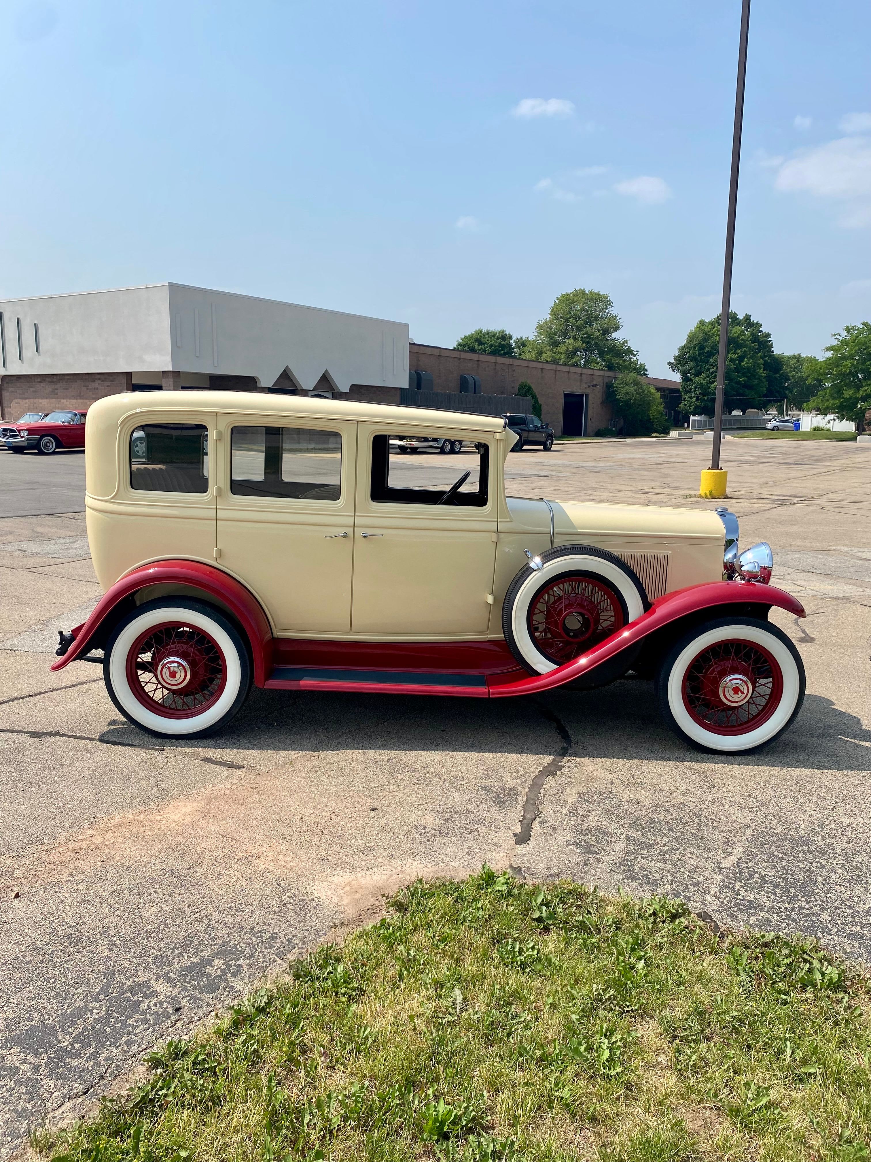 1929 Pontiac Sedan
