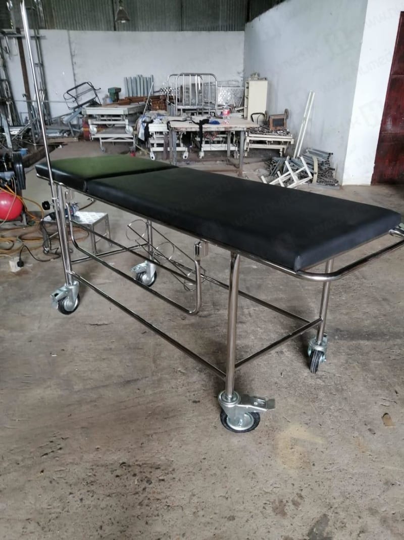 Patient Trolley with one oxygen holder & saline stand - HuMed Medical ...