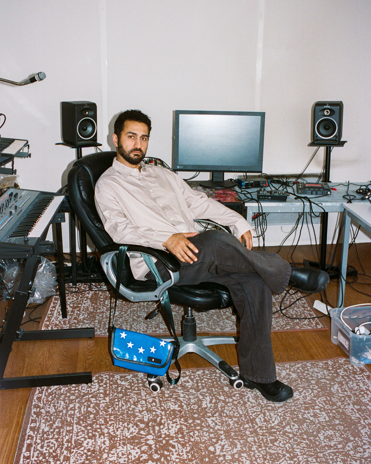 Études Studio Collab: SHAPING SHADES OF BLUE | FREITAG