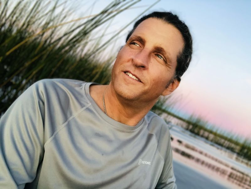 Justin Lambakis | DIBIZ Digital Business Cards