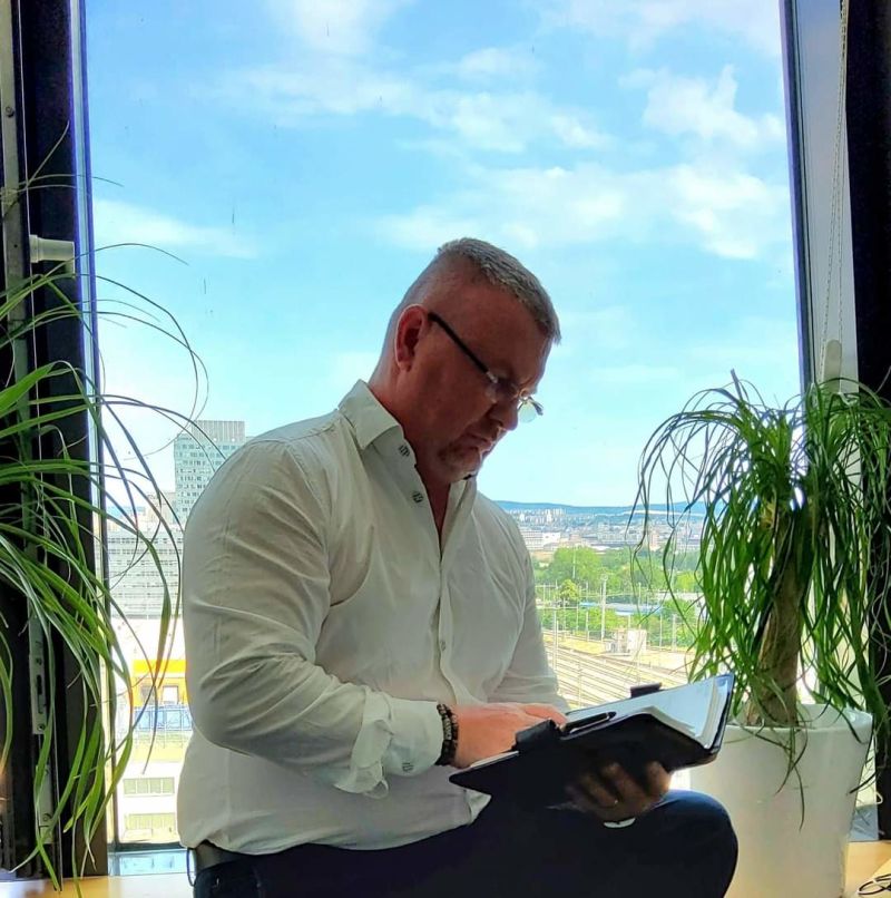 David Strnad | DIBIZ Digital Business Cards