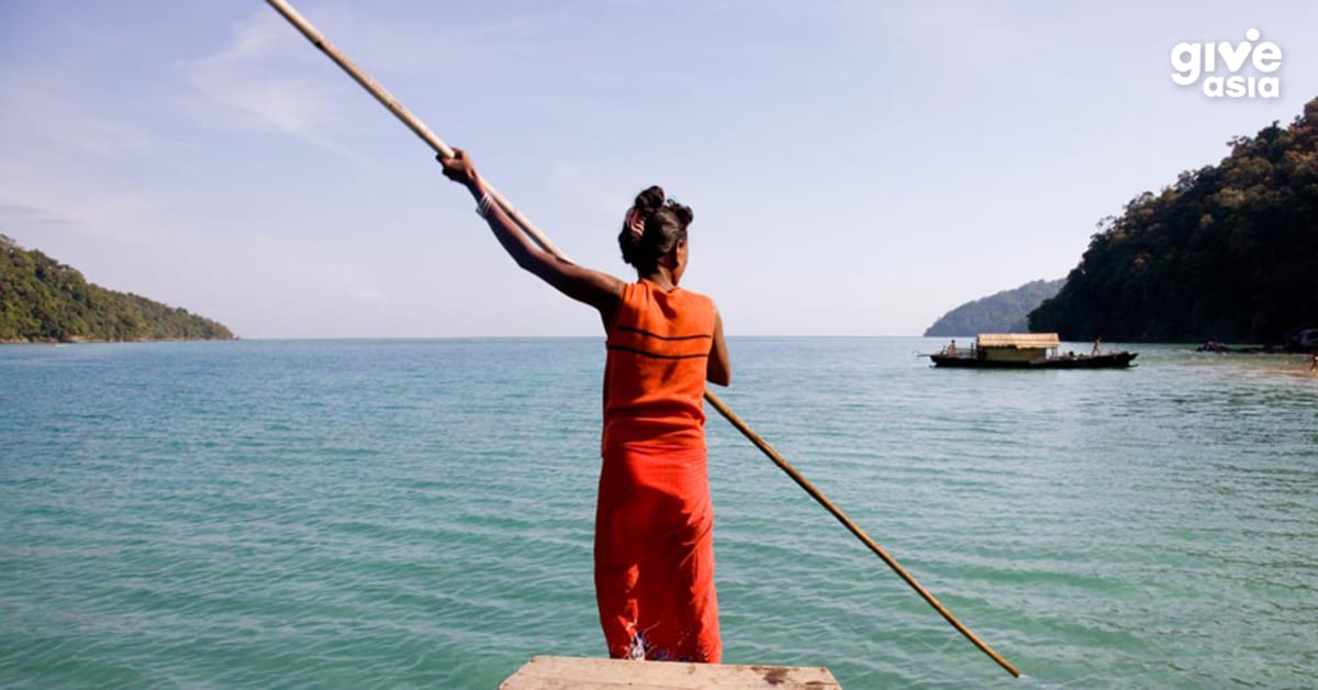 Building a new Moken Kabang House Boat