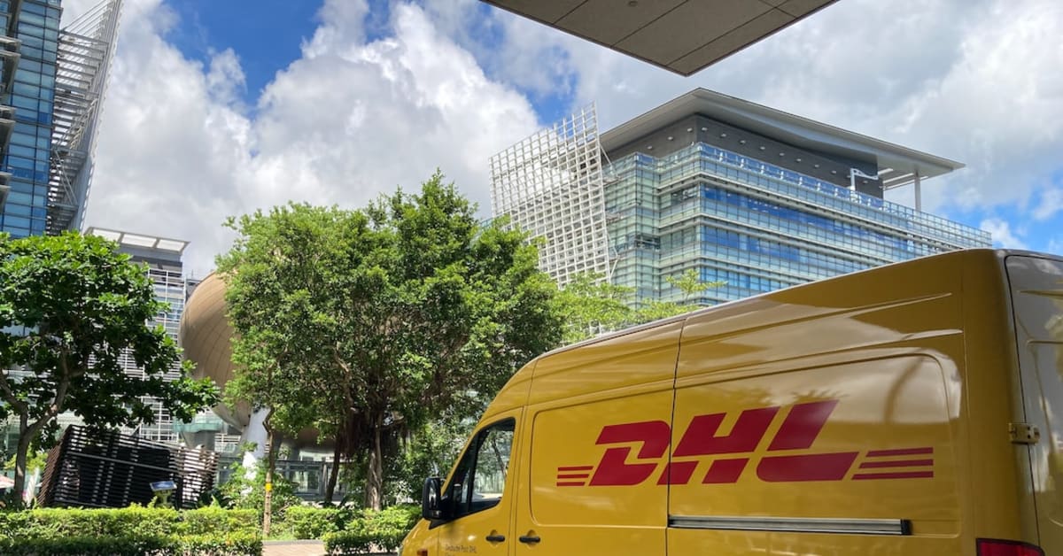 DHL Yellow ride