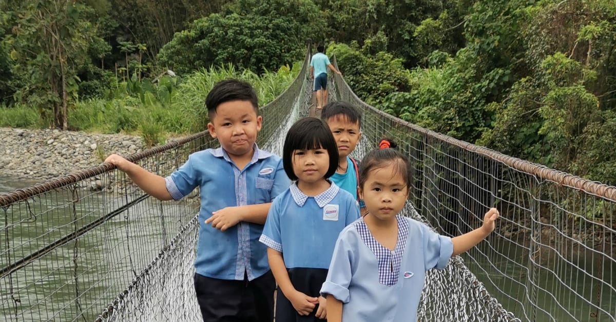Please help small Sabah children reach school safely!
