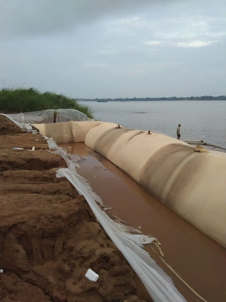 Ống địa kỹ thuật xác định kích thước lỗ ASTM D4751