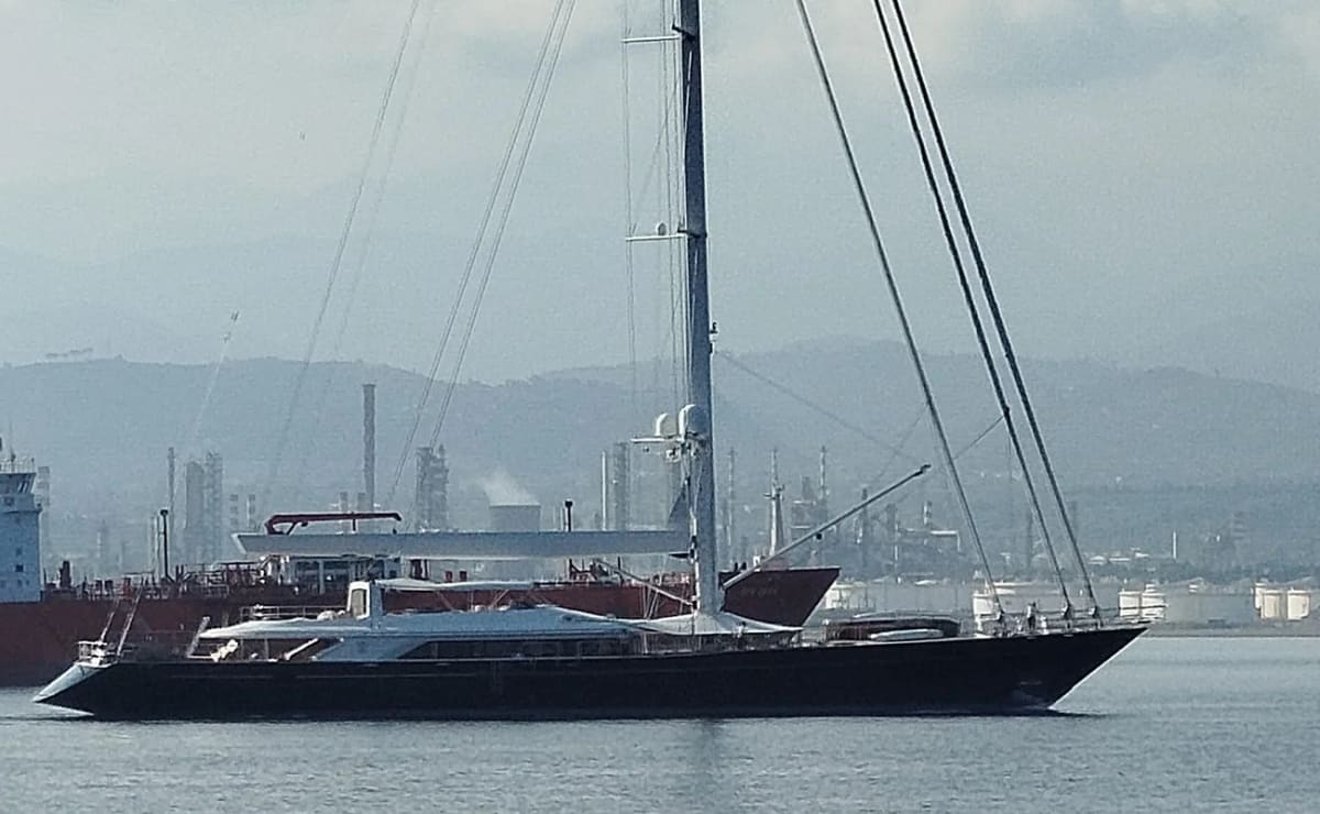 El superyate Bayesiano de Mike Lynch emerge tras 10 meses hundido en ...