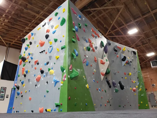 4.8★ The Jug Rock Gym | Redmond Climbing Gym