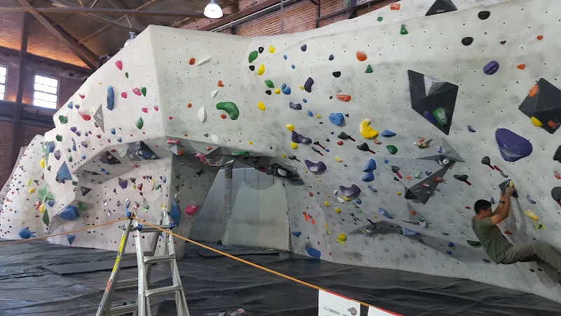 4.5★ The Stronghold Climbing Gym | Los Angeles Climbing Gym