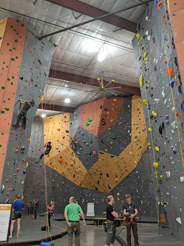 4.7★ Vertical World North | Lynnwood Climbing Gym