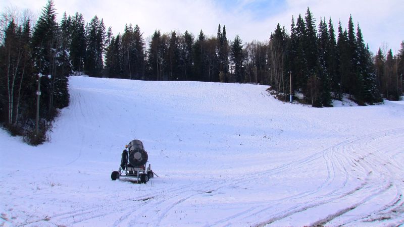 Early snowfall helps season prep for Hart Ski Hill | CKPG Today