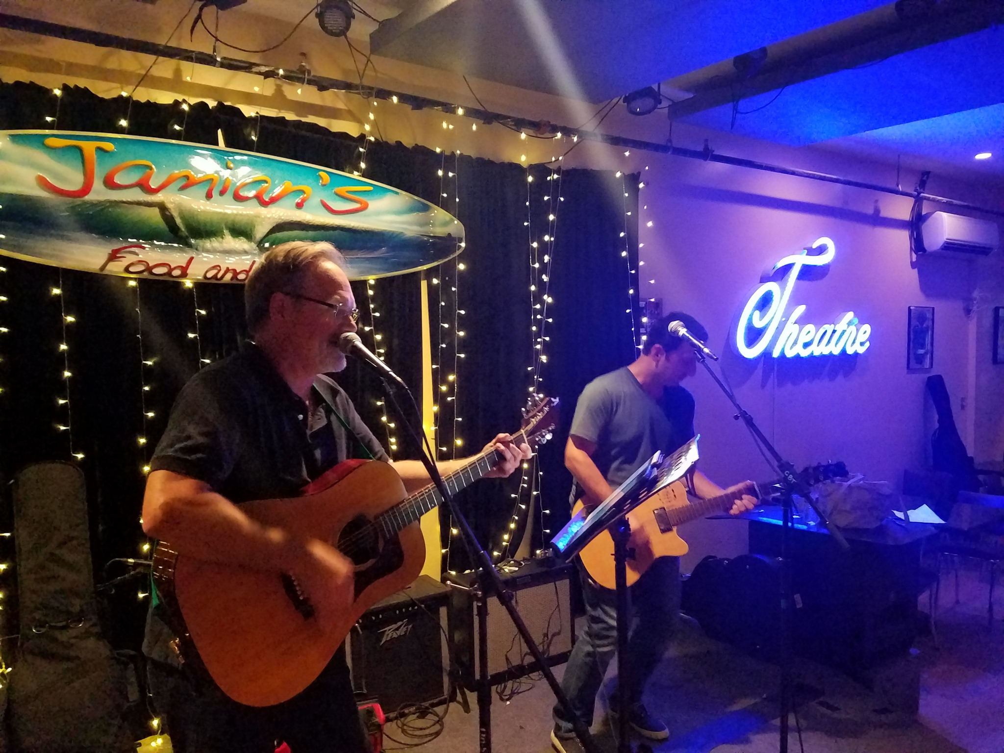 Book Vinyl Traction on BeatGig · Thousands of Artists at Your Fingertips