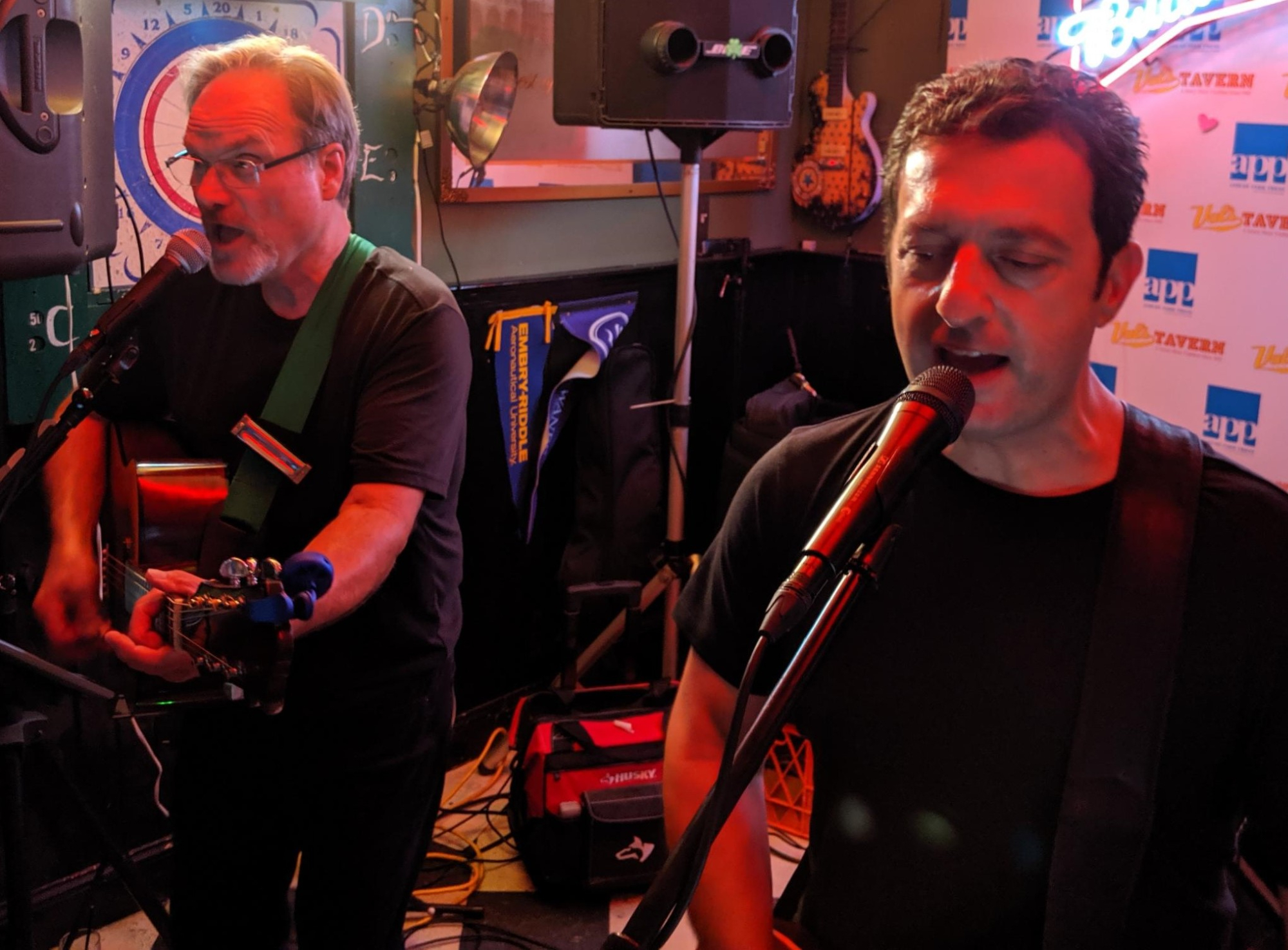 Book Vinyl Traction on BeatGig · Thousands of Artists at Your Fingertips