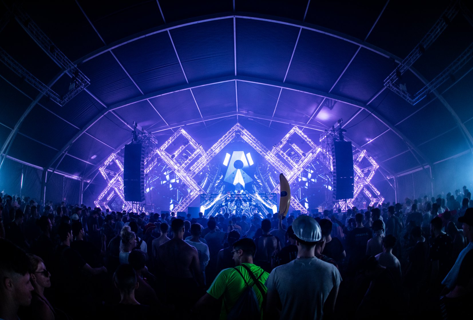 Book Oliverse on BeatGig · Thousands of Artists at Your Fingertips